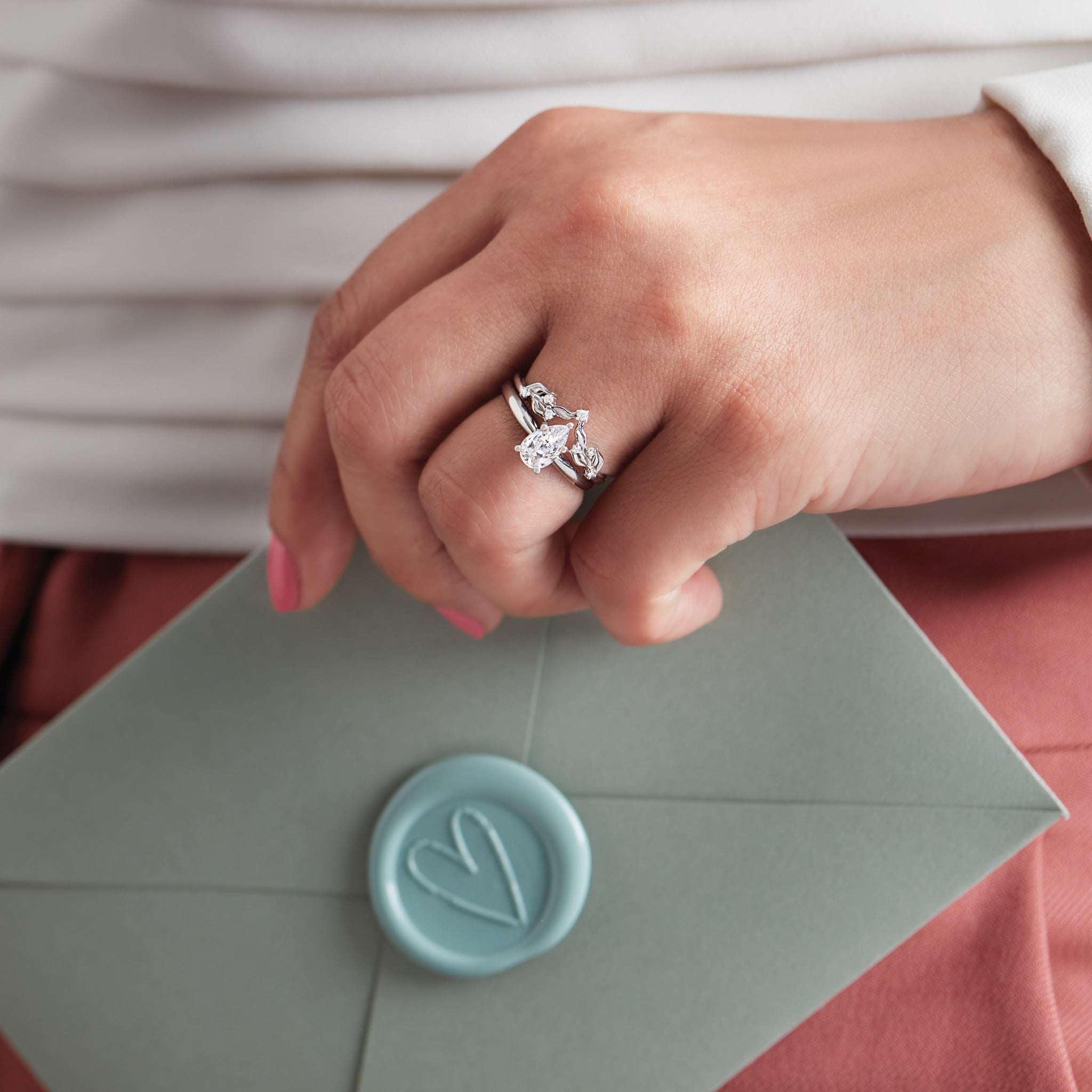 What is Moissanite - Buying Guide – Karat Designs